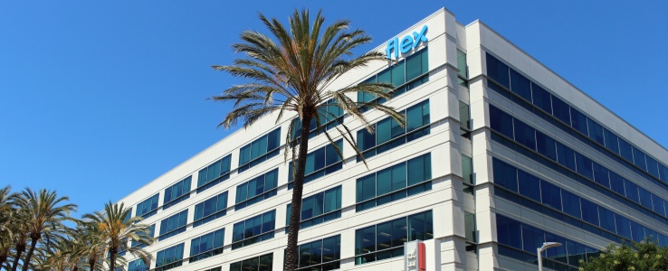 Flex przejmuje Crown Technical Systems