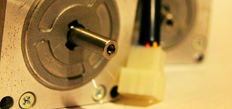 Malutki silniczek z momentem 0.22 Nm
